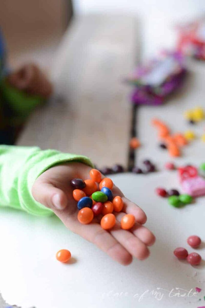 SPRING HANGING SIGN WITH SKITTLES - Place Of My Taste