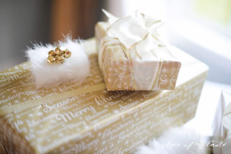 Wrapping gifts WITH FAUX FUR to make the festive