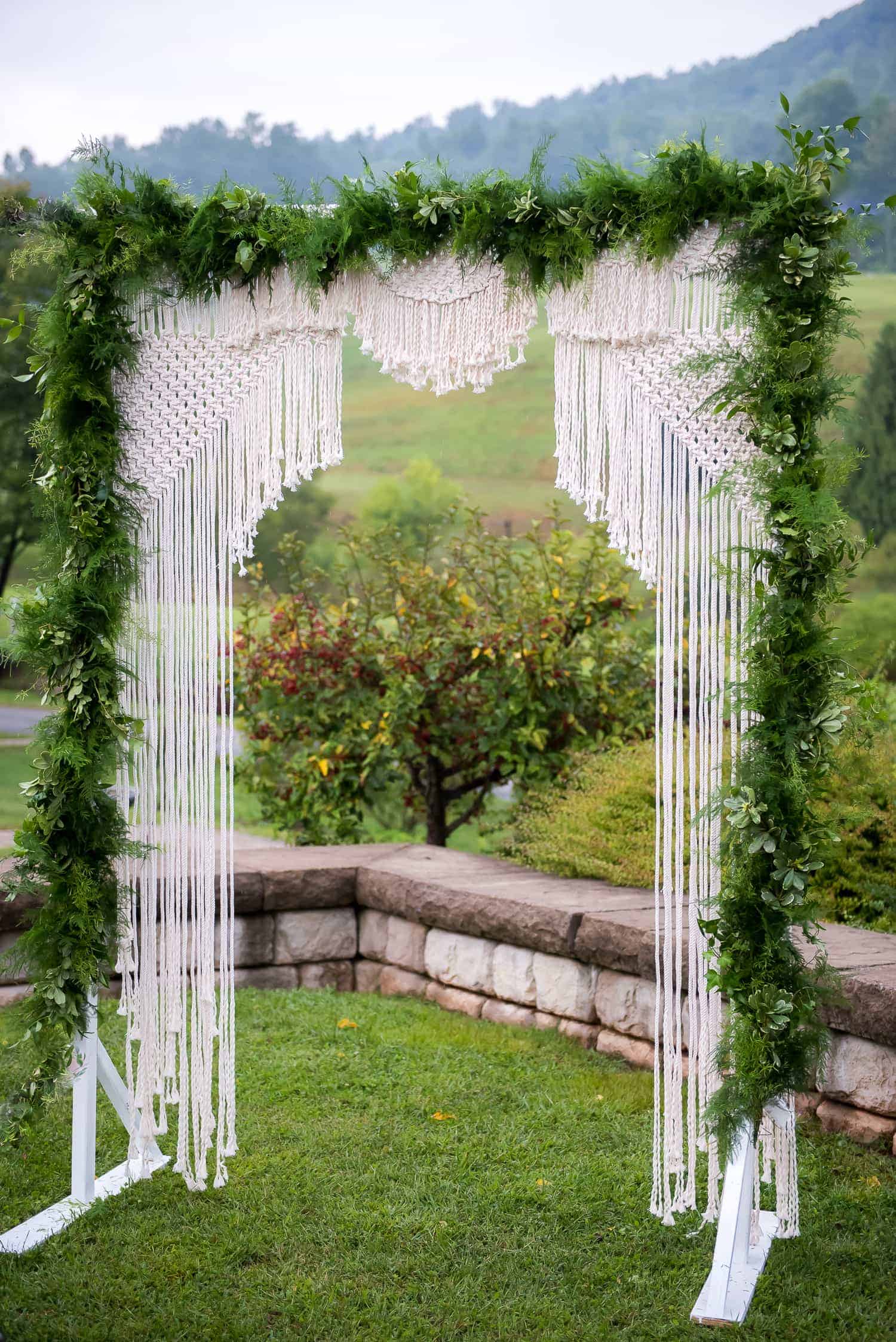 LEARN THREE BASIC MACRAME KNOTS TO CREATE YOUR WALL HANGING